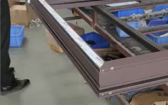 老师傅带你看铝合金门窗安装的正确的组装