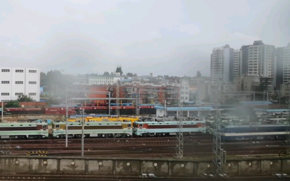 【中国铁路】K365次列车昆明机务段,编组站,客运段,昆明站进站【重置...