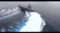 亚伯拉罕·林肯号航空母舰上演高速极限漂移