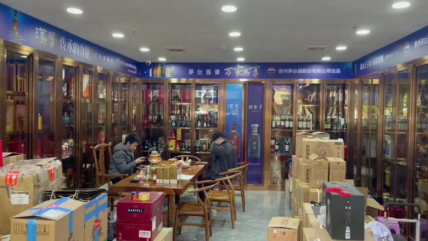 #不锈钢酒柜 #酒柜设计 去年做了案例,今天回访!客户非常满意