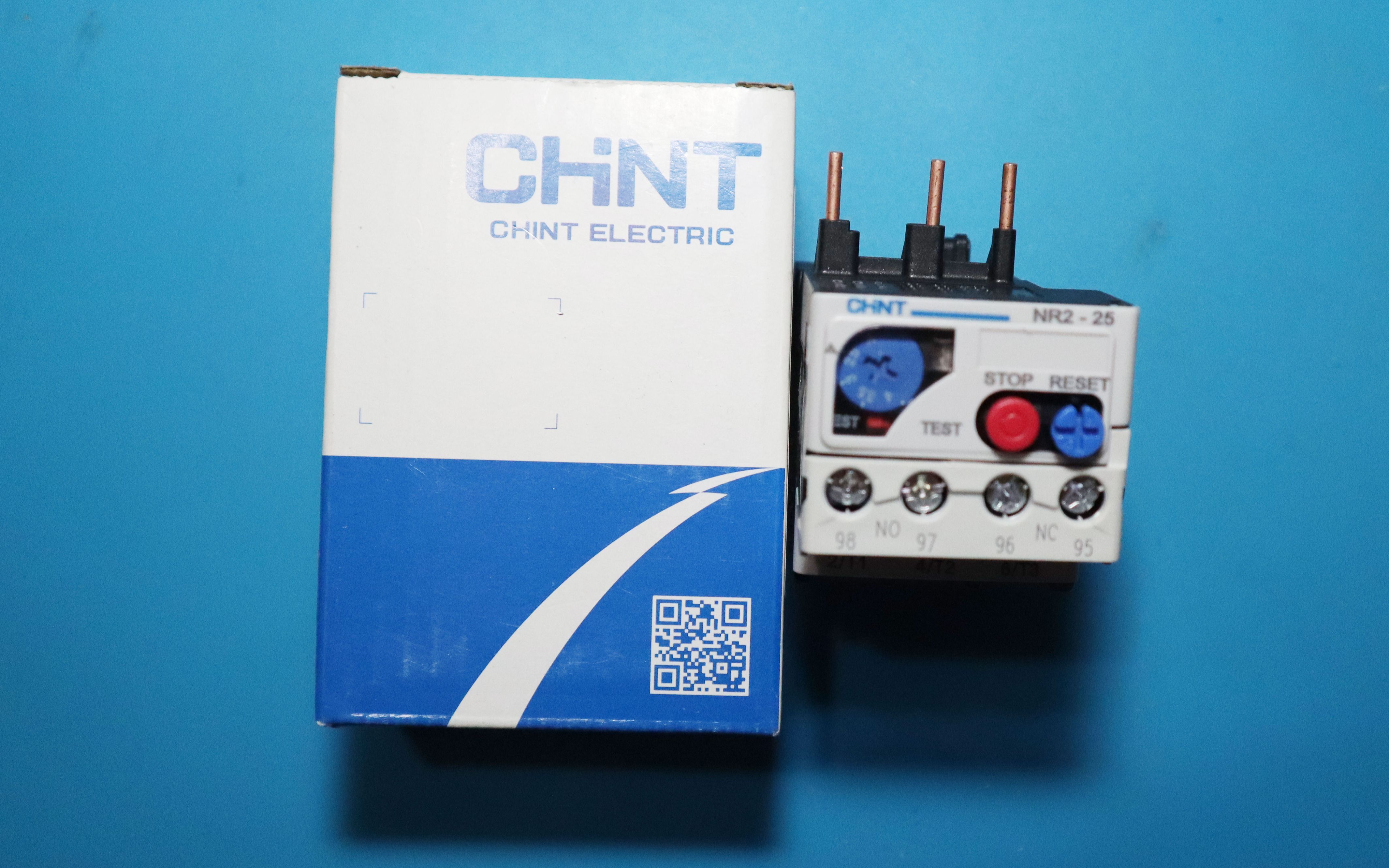 拆解-正泰热过载继电器拆解