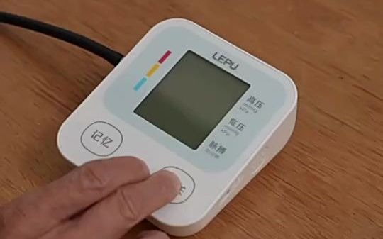 御立梵 医疗器械医用电子血压计家用全自动双供电医生医疗测量仪器...