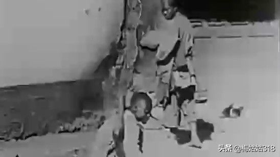 一百多年前拍摄真实记录了晚清时期的乞讨者。