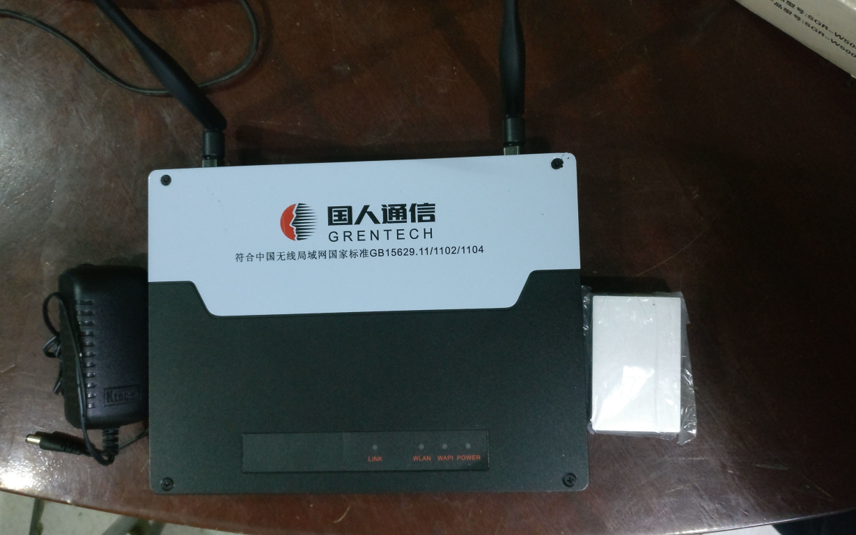 企业级无线ap设备,即使只有2根天线也比5根天线的路由器信号强