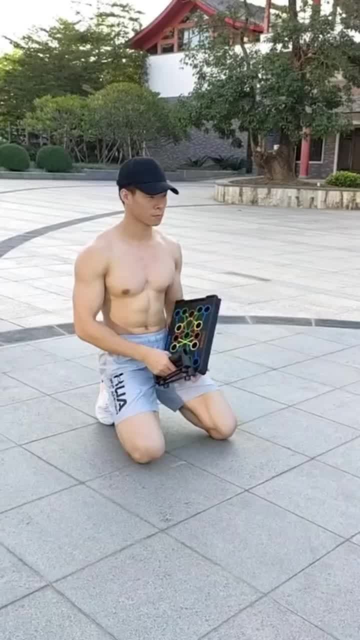 俯卧撑你真的做对了吗?试试这个多功能俯卧撑板,在家也能轻松练出好...