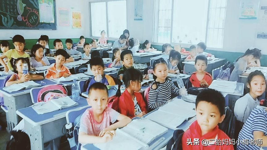二十年老教室见证黑板进化史,黑漆,铁皮,电子白板,中国发展史