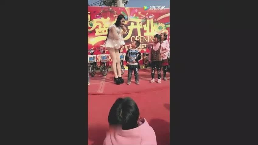 这么简单的绕口令都能说错,孩子回家等着挨打吧
