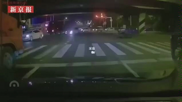 无锡高架桥坍塌已至三死二伤