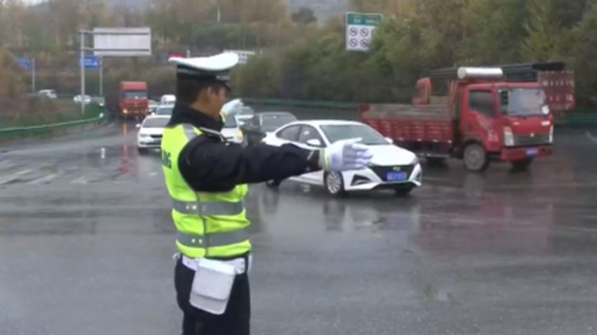 加强道路交通安全管理 营造有序畅通交通环境