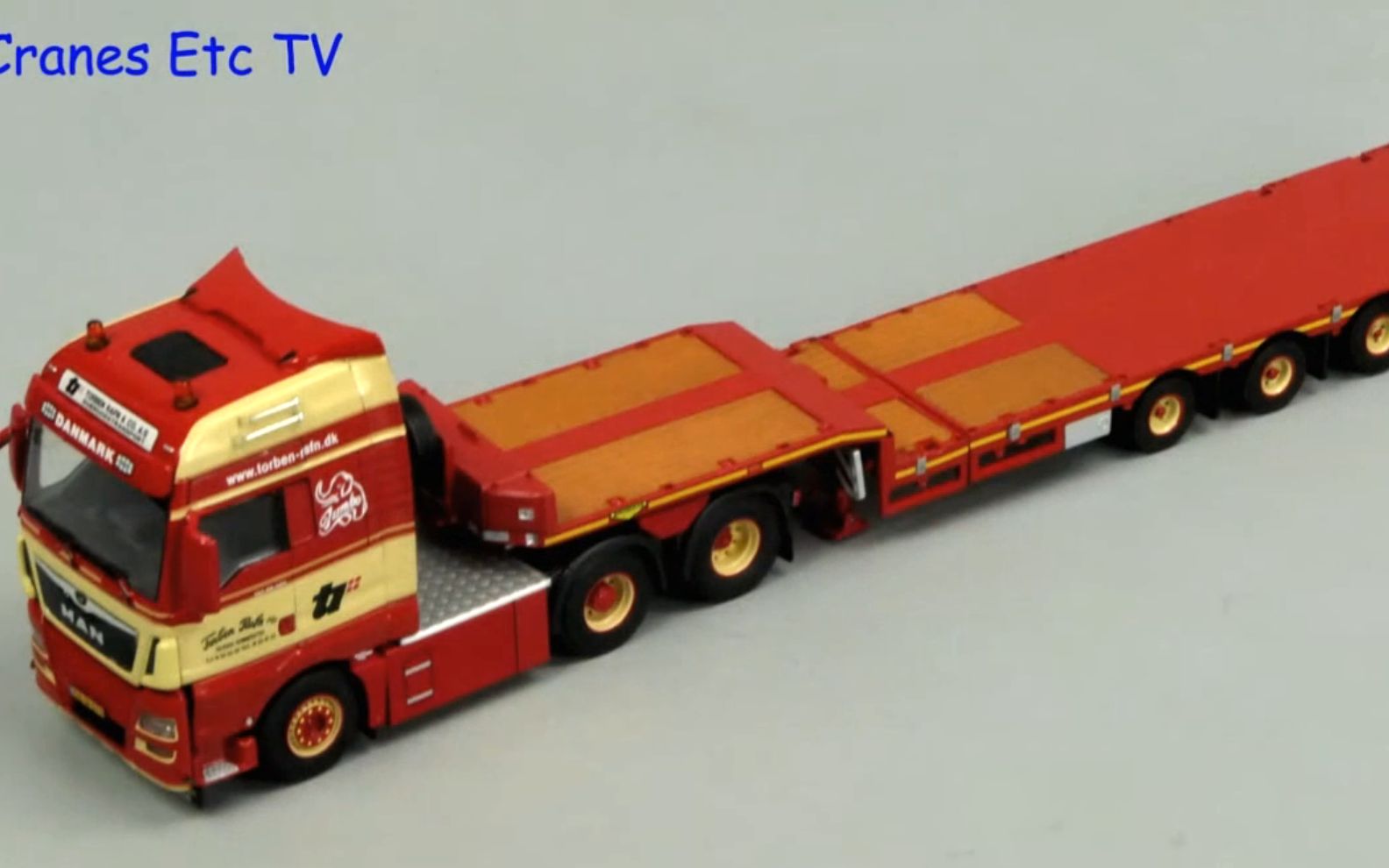 曼 MAN TGX卡车 + 4轴拖板 静态模型