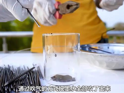圆珠笔能写多远?小伙儿亲自试了试,结果让人大开眼界!