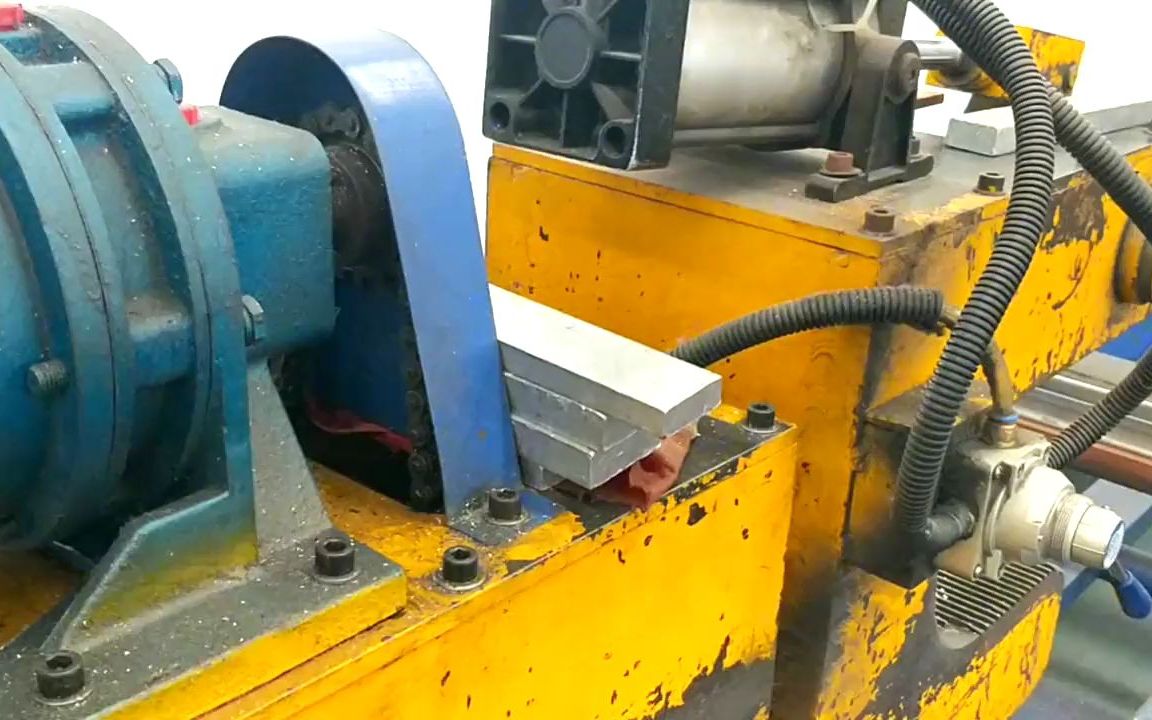 实例讲解:铝型材拉直机的工作原理及使用方法