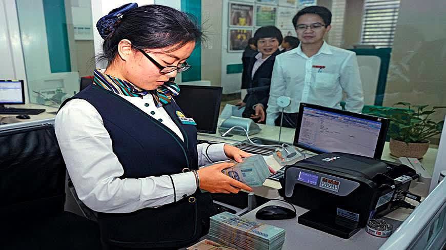 为什么银行对待逾期还款的人那么宽容?终于知道银行是怎么赚钱的