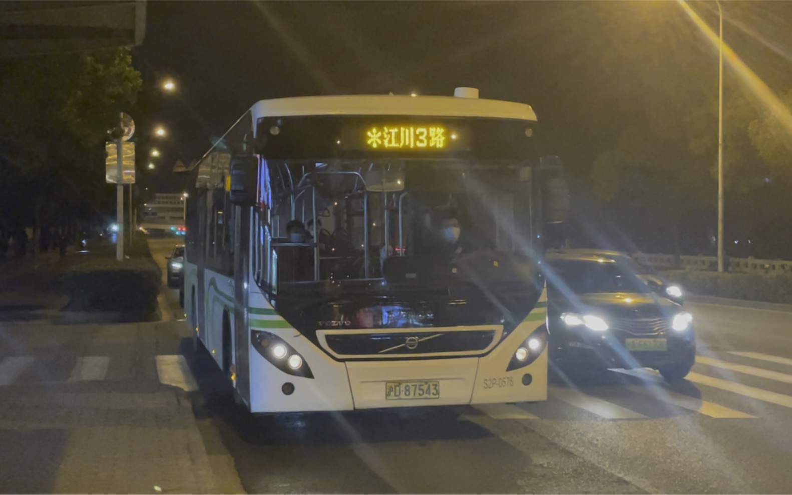 上海公交江川3路 S2P-0576 东川路沪闵路进出站