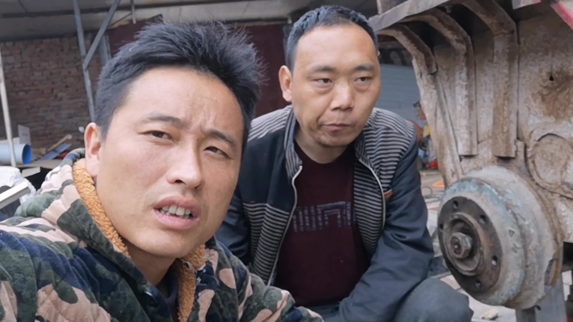 拖拉机更换刹车片,这种拆法正确么,感觉方法不对吧