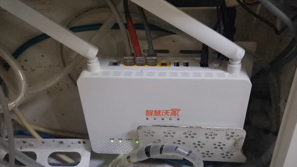 更换光猫带无线,加配一个无线路由,满足楼上楼下需求