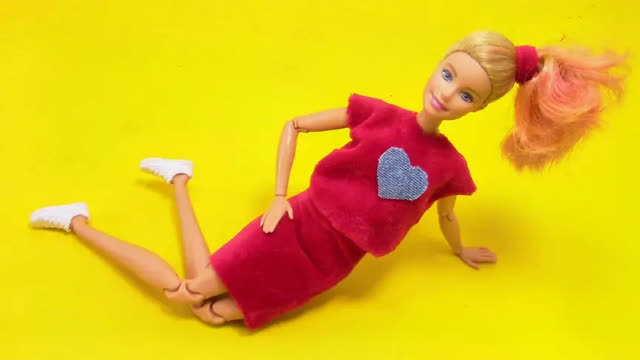 芭比娃娃服装制作,如何给芭比娃娃做衣服