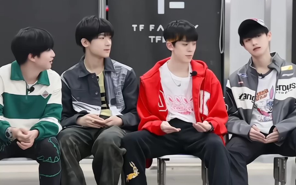 TF家族三代玩传声筒还是这么的搞笑