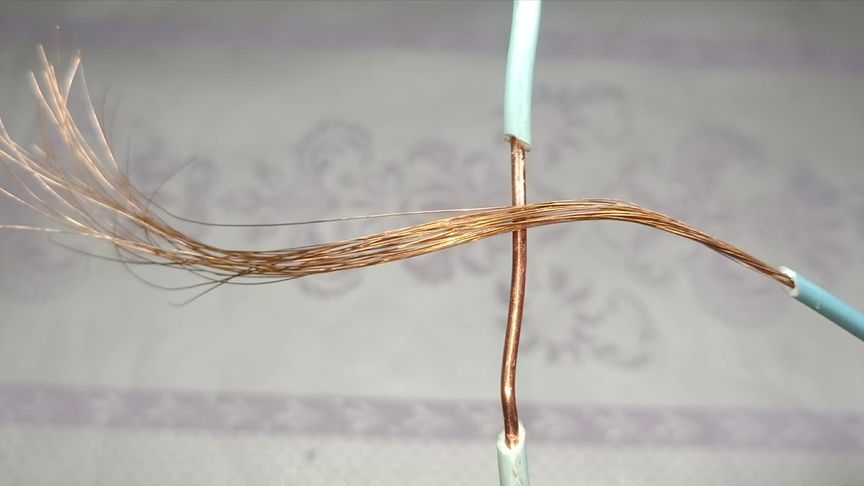 这才是软线和硬线的正确接法,可不是2根线随便一拧就行