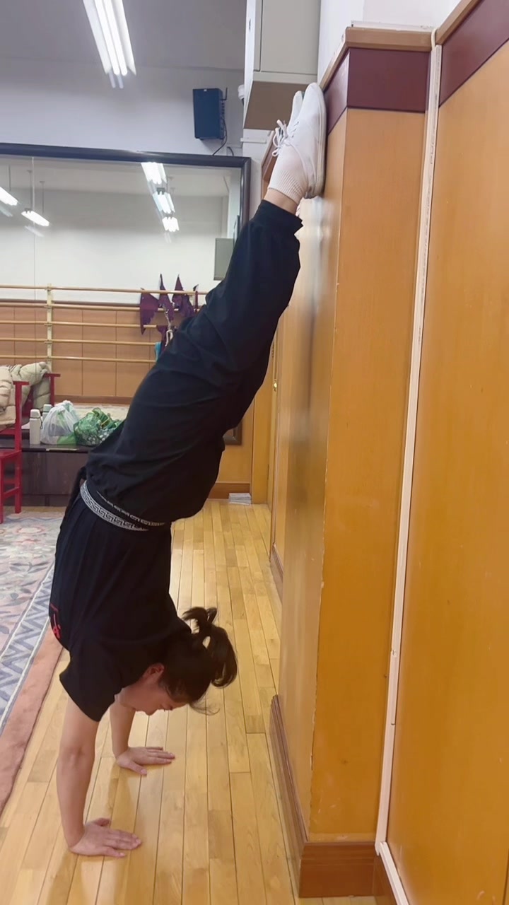 戏曲 #日常训练 #基本功练习 #强身健体增强免疫力 #基本功 #基础训练