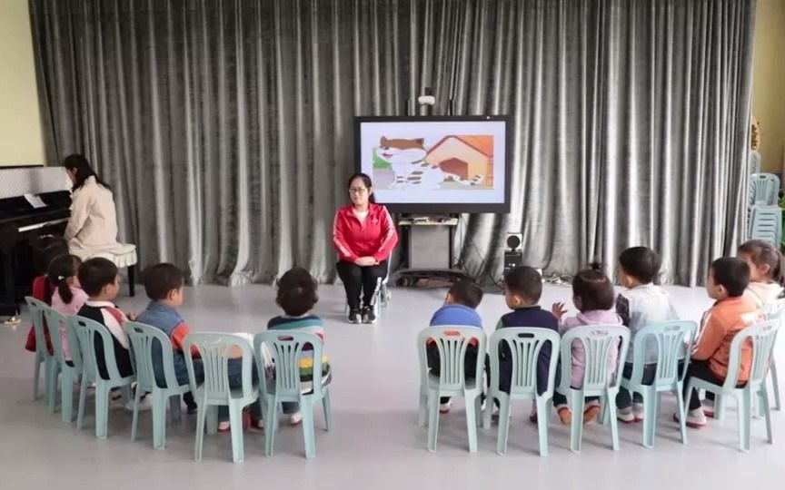 幼儿园公开课优质课小班音乐游戏《大猫小猫》课堂实录