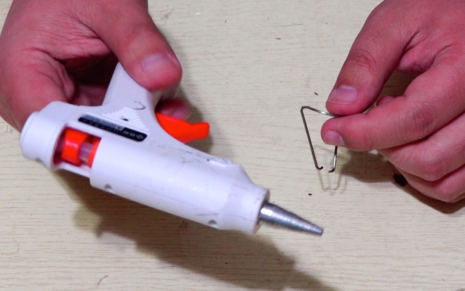 热熔胶枪的使用技巧以及注意事项,粘了这么多东西,你都用对了吗