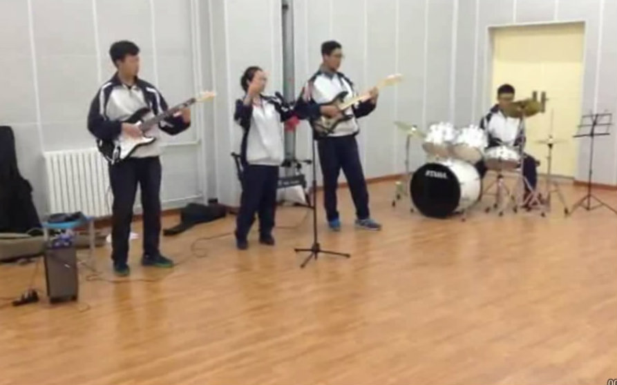 【吉他合奏】大家一起写的歌《流浪》