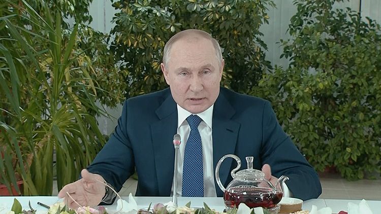 普京回应为何动武:若乌克兰有核武器 敌人会用枪指着我们