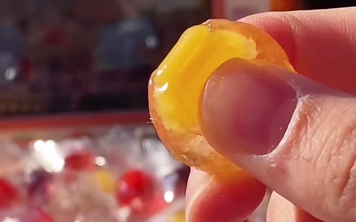 我一点都不喜欢你,就像烟盒上写的吸烟有害健康