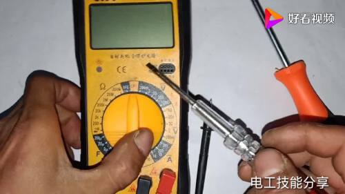 电工基础:万用表怎么用?老电工:手把手教给你,学到就是赚到