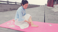 腰间盘突出:小腿和脚的症状如何解决?快按揉脚部1个位置