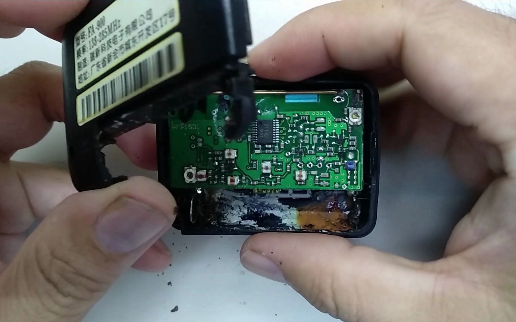 九十年代的产物--BP机的拆解与维修