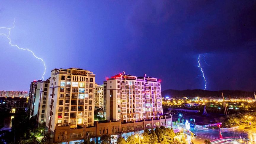 在打雷时,不关掉电器真的很危险吗?看完可算明白了