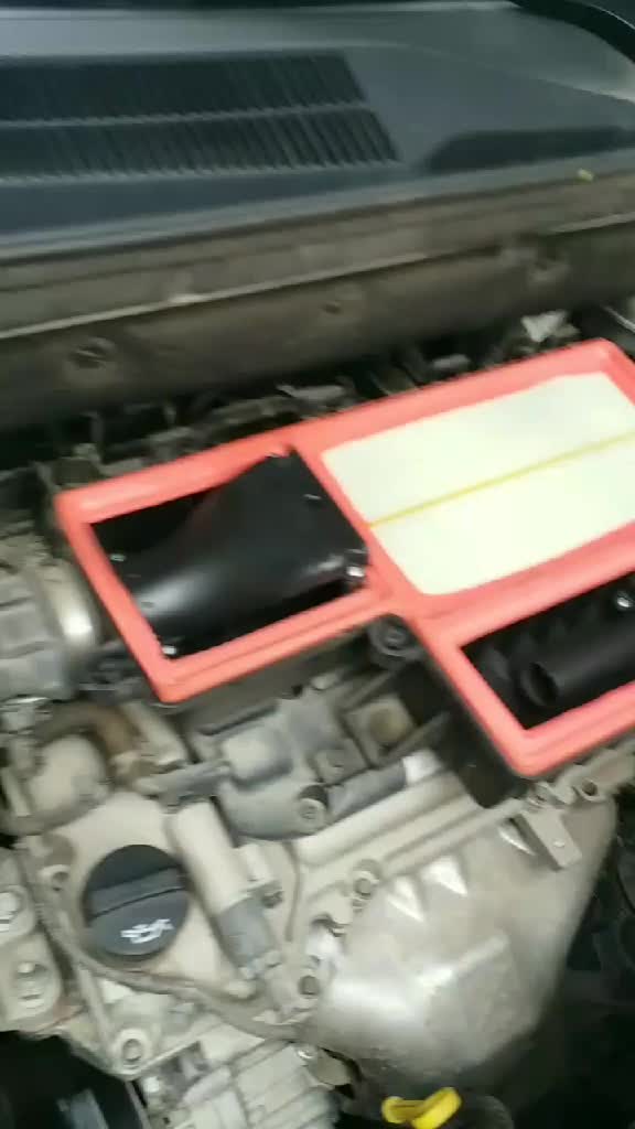 宝骏730的空气滤芯更换