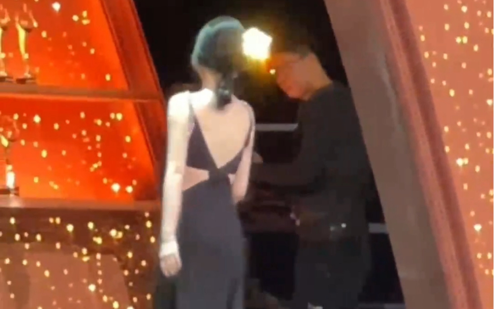 【微博之夜虞书欣20233.25】直拍!和男演员站一起,欣欣子好高