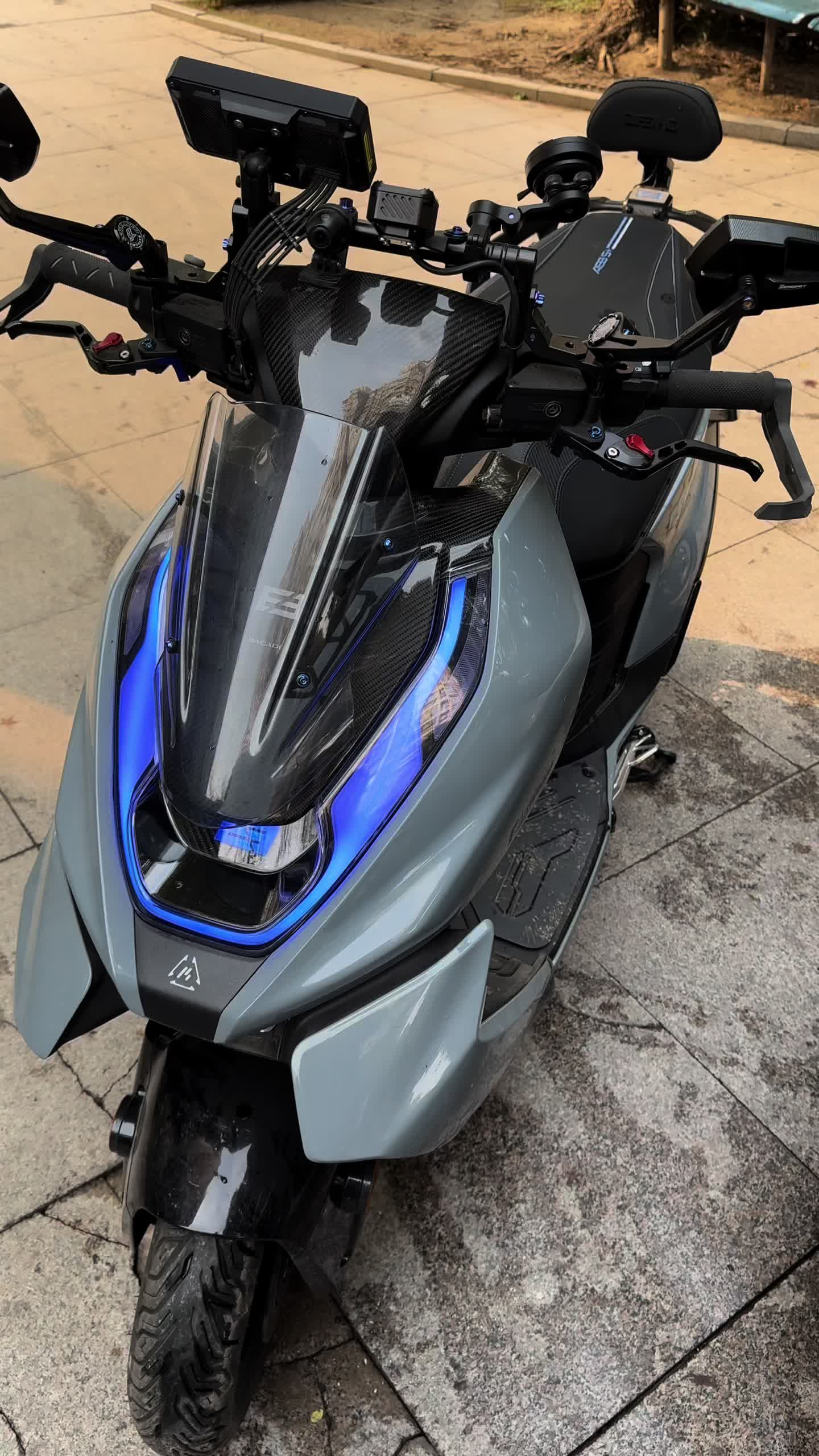 ae8对比nss750 ae8在电动车里其实算比较大的了,但是他跟排量稍微大...