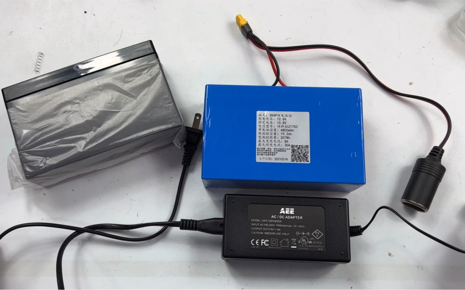 用6V10Ah的铅酸电池外壳做一个12V19.2Ah锂电池组,这下子车载的...