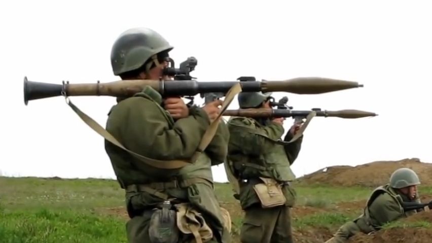 RPG7火箭筒发射:这是世界上第一种采用喷射抛射原理发射火箭筒