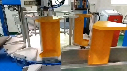 全自动化设备正在运行检测调试中…每台出厂前的设备都要经过千百次...