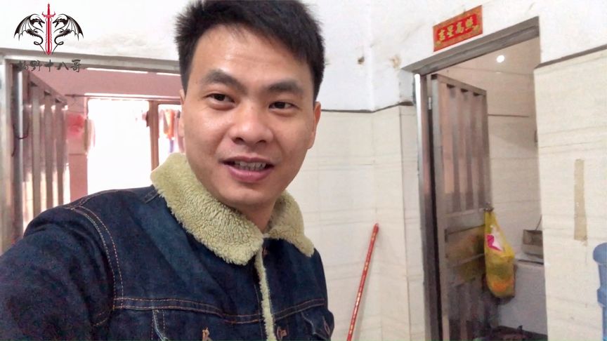 洗衣机脱水就报警滴滴响,拆开把这两条线接一起就好,不花一分钱