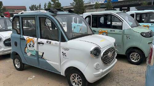 家用低速电动汽车:四轮代步车如何颠覆你的短途出行体验?