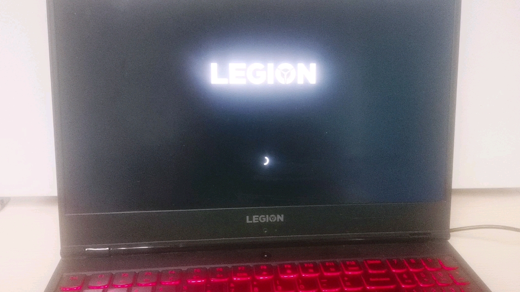 win11什么鬼,上午任务栏没了,下午更新又卡住了