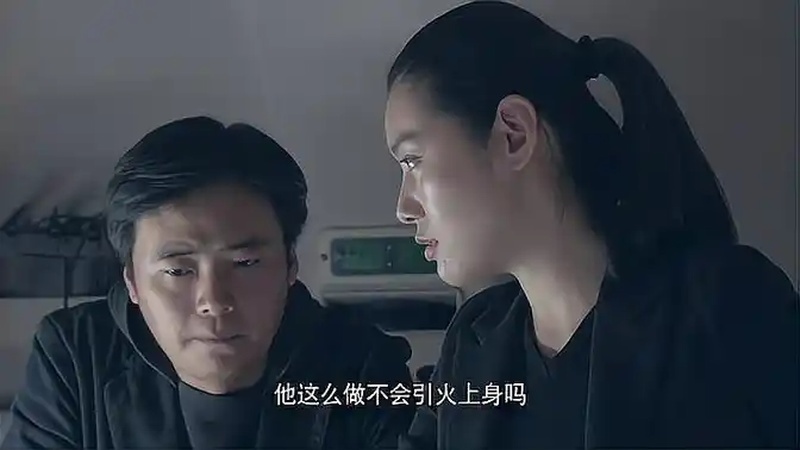 第一目标:刑警识破逃犯阴谋,瞬间将空无一人的村子包围,好看了