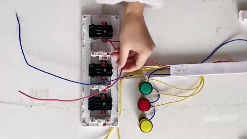 从毫无基础到技能达人,掌握电工知识与安全用电的秘诀不再遥远