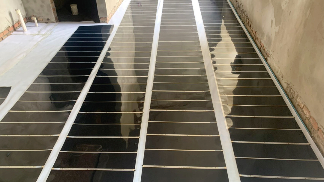 电地暖铺装揭秘!神秘的石墨烯电地暖到底是怎么铺装的呢?视频拆解...