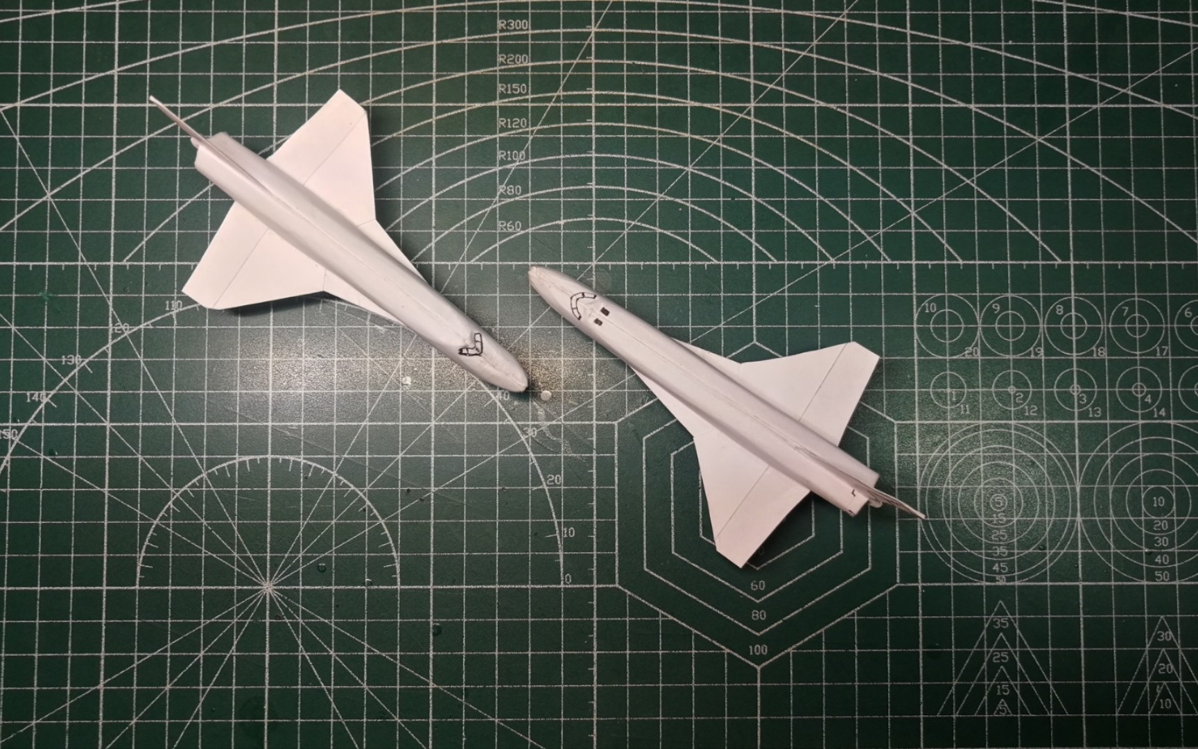 【折纸飞机】航天飞机米折(原创),一张A4纸纯折不剪裁可飞行。