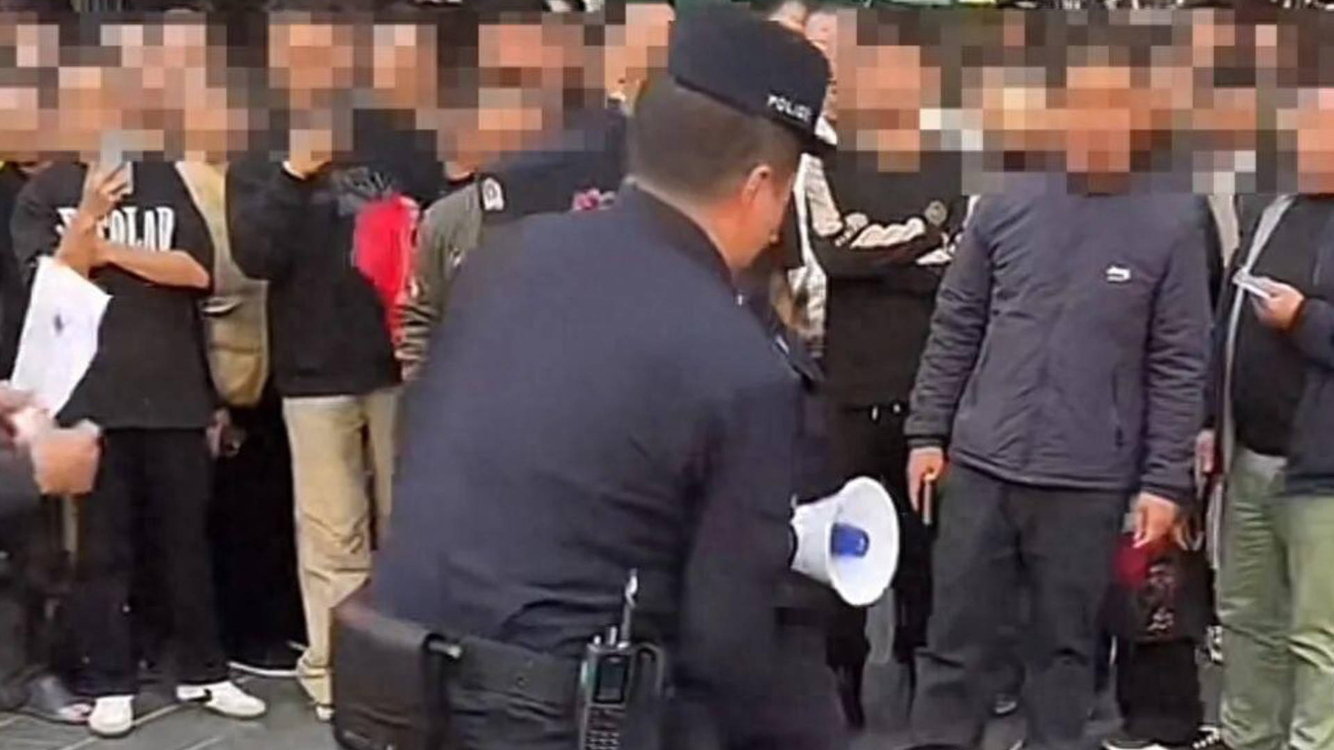 消费者购买"缅甸翡翠"后鉴定为"危地马拉翡翠",采取极端方式维权,瑞丽...