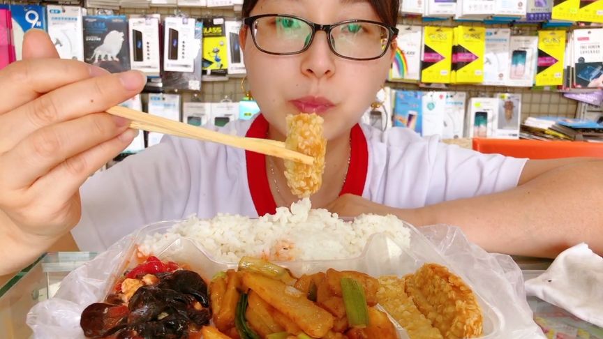 上班了,中午吃的这家在家里做的外卖,味道太赞了