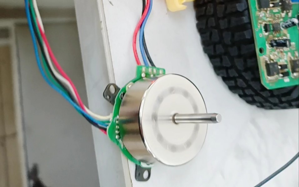 几行代码让无刷电机动起来