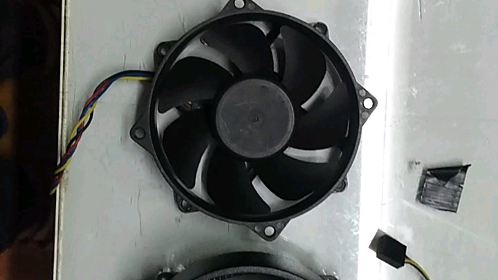 AMD锐龙原装散热器更换风扇加装炫酷实时温度显示教程!秒RGB